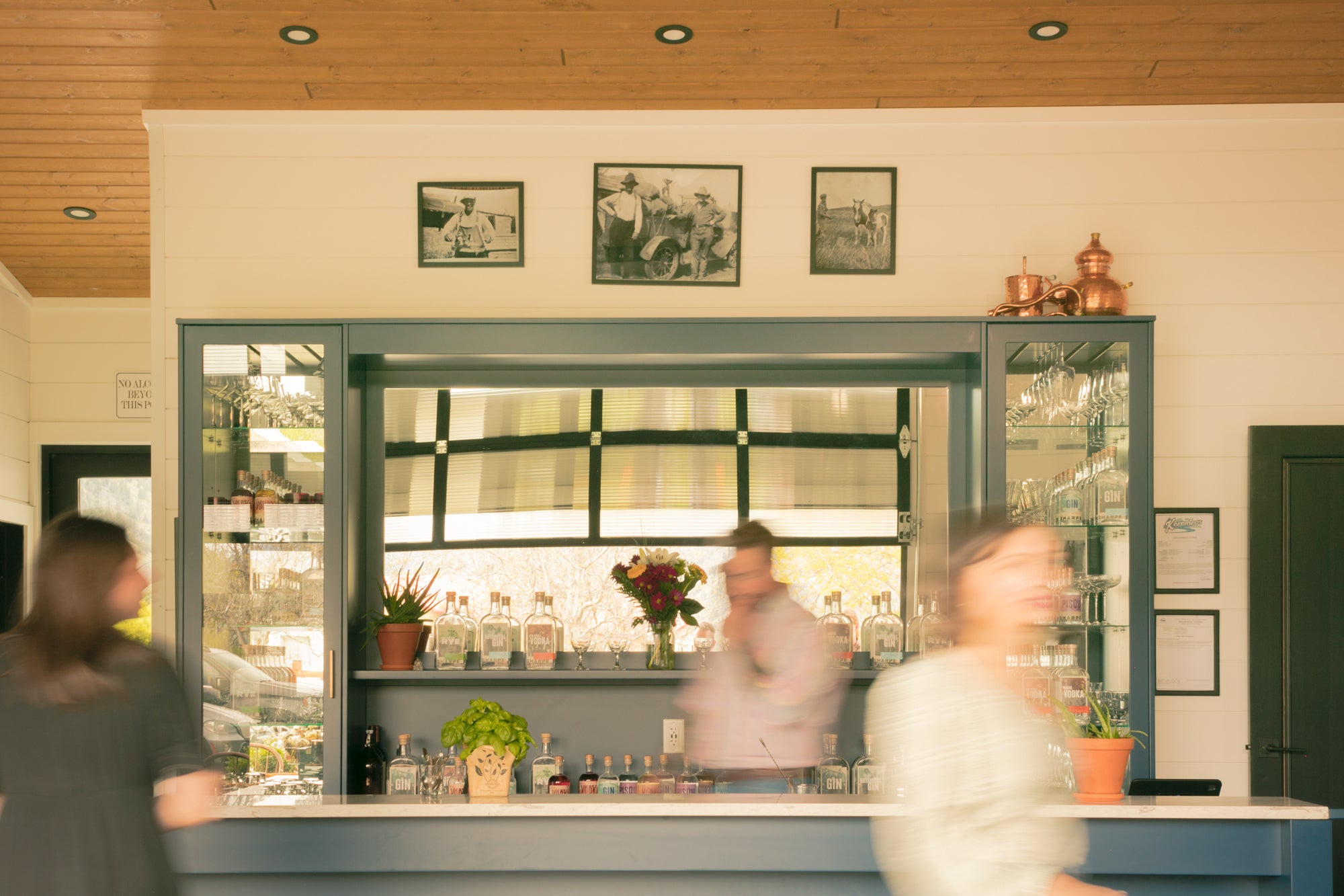 TASTING ROOM – Sharpe Distillery